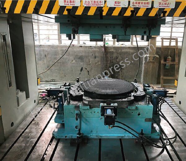 SMC Manhole Cover Hydraulic Press Machine Production Line - Taitian ...
